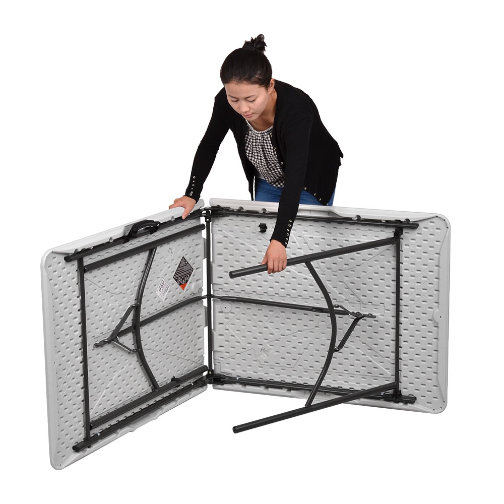 Portable Exhibition Display – Custom Print Wraps & Table