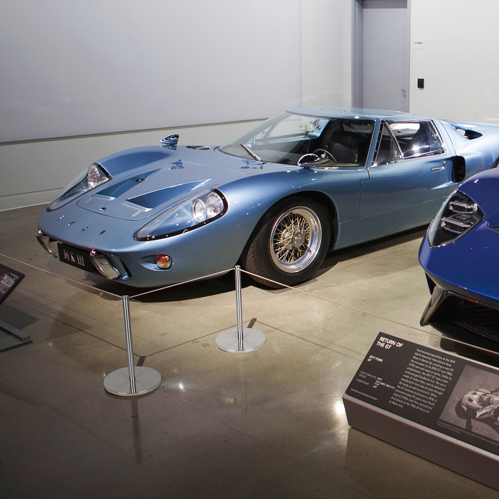 Car Show Display Barriers - 4 Posts w/ 15m Elastic Cord & 2 Wall Receptors